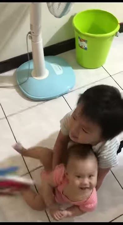 娃娃抱娃娃 Youtube