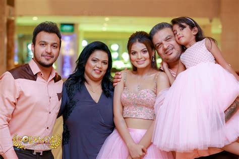 කලා තරු පිරිවරාගෙන අමල් පෙරේරා දියණියගේ උපන්දිනය සැමරූ හැටි Photos