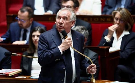 Правительство Франции отправлено в отставку Как тебе такое Макрон — Столица С