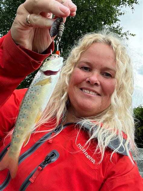 Fiske I Norge Otta Gudbrandsdalslången Vandringstjejen