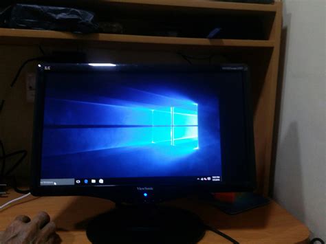 Windows Monitor Not Displaying Fully Super User