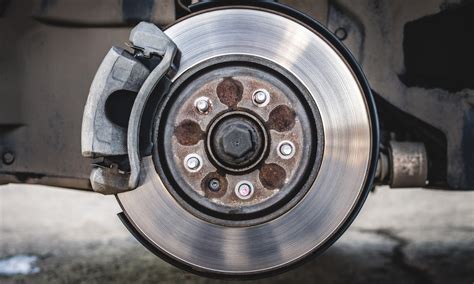 Brake discs: metal vs ceramic vs carbon fiber