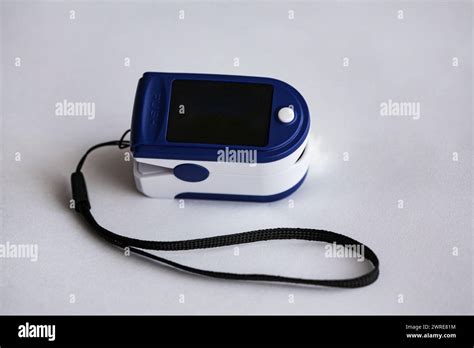 Pulse Oximeter Used To Measure Pulse Rate And Oxygen Levels Stock Photo Alamy
