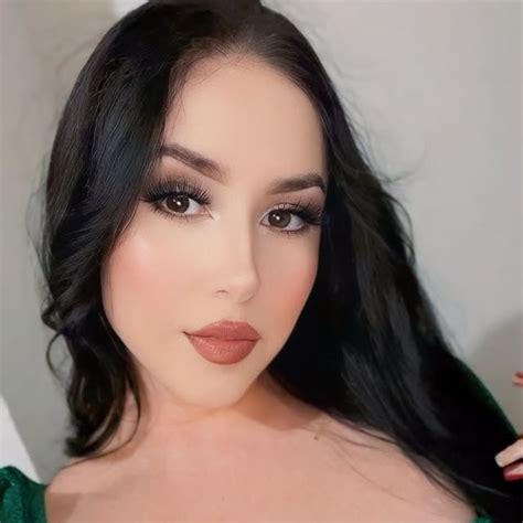 Lovely Liz On Threads