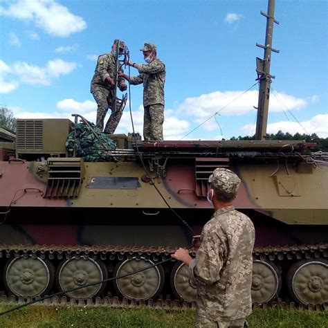 ніхто і ніщо без нас Відповідно до плану підготовки Сухопутні війська