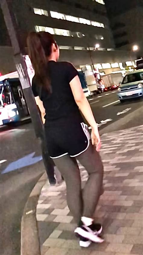 【横からの眺め249】ウォーキング中のムチムチお姉さんを並走で！ 36style