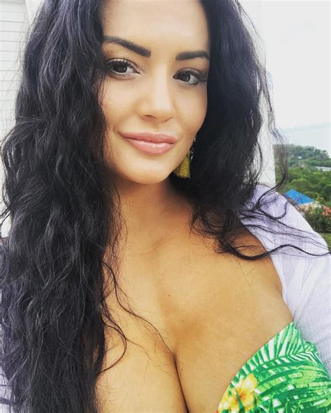 Pashence Marie Beauty Model Instagram
