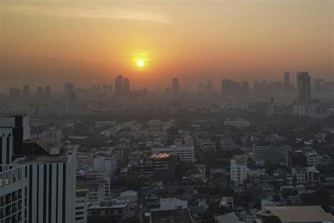 តុលាការ ថៃ ចេញ បញ្ជា ឱ្យ មាន ផែនការ បន្ទាន់ ដើម្បី កែលម្អ គុណភាព ខ្យល់