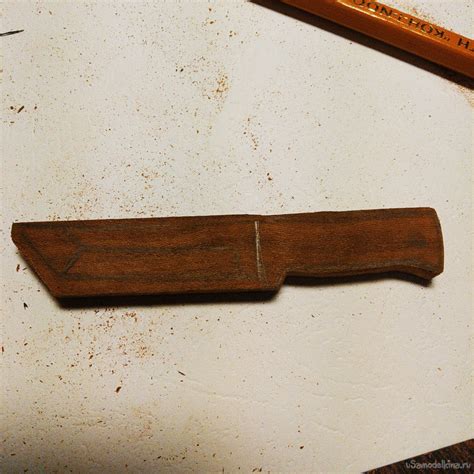 Ножик-брелок из обрезка