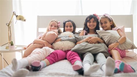 Como Fazer Uma Festa Do Pijama Dicas Ideias De Decora O Caeju