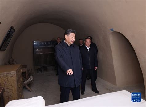 习近平等瞻仰延安革命纪念地——人民政协网