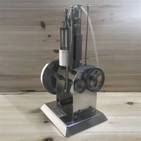 Internal Combustion 4 Stroke Diesel Engine Model Physics Demonstration