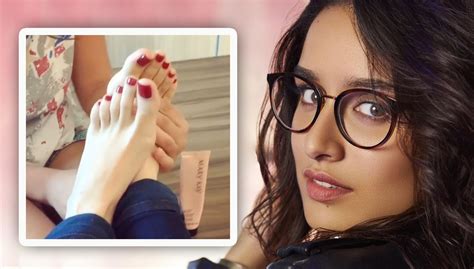 Sunny Leone Feet Wikigrewal