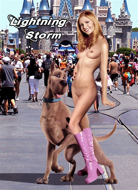 Post 1974300 Daphne Blake Fakes Lightning Storm Sarah Michelle Gellar Scooby Doo Scooby Doo
