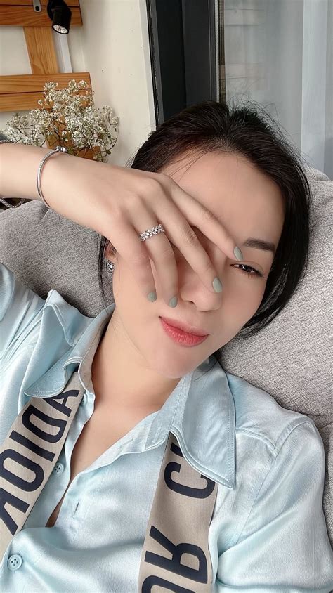 Ph Ng Oanh L Y L I V C D Ng Sexy