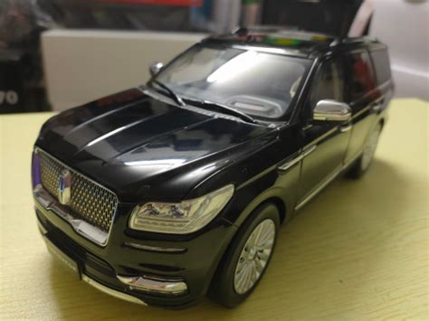 118 Dealer Edition 2020 Lincoln Aviator Blue Diecast Car Model