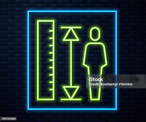 벽돌 벽 배경에 격리 된 빛나는 네온 라인 측정 높이 바디 아이콘 벡터 개념에 대한 스톡 벡터 아트 및 기타 이미지 개념 건강한 생활방식 교육 Istock