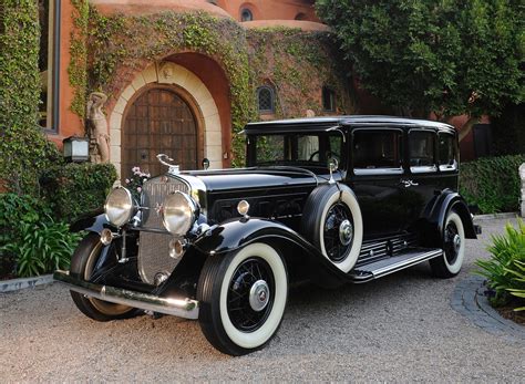 Czarny Cadillac V16 452 Samochód Zabytkowy