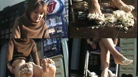 Lady Mixes Dough Using Her Bare Feet Full Version Faster Download Foot Slaves Japan
