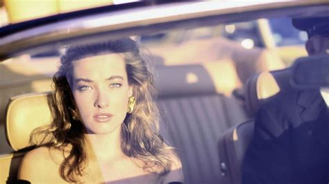 90 იანი წლების სუპერმოდელის იდუმალი და მიუწვდომელი სილამაზე ტატიანა პატიცის ყველაზე