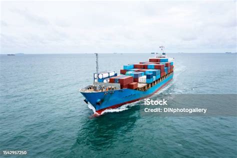 태평양 전역과 전 세계의 딜러와 소비자에게 수출 수산물을 수입하는 컨테이너 선 기업 및 산업 해상 화물 운송 0명에 대한 스톡