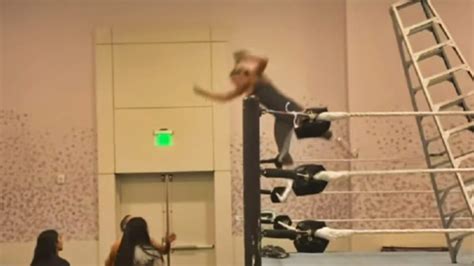 Video Wwe Star Tiffany Stratton Suffered An Uncensored Wardrobe