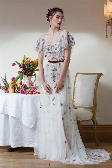 40 Vestidos De Novia Con Bordados De Colores Wedding Dress Sleeves