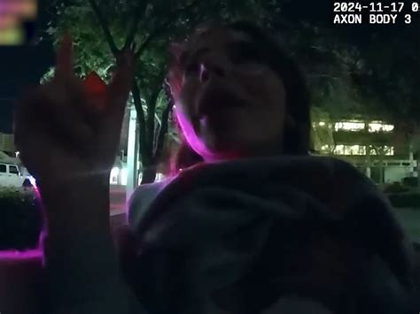 Hooters Waitress Tries To Make Out With Cop During Dui Arrest Cirrkus
