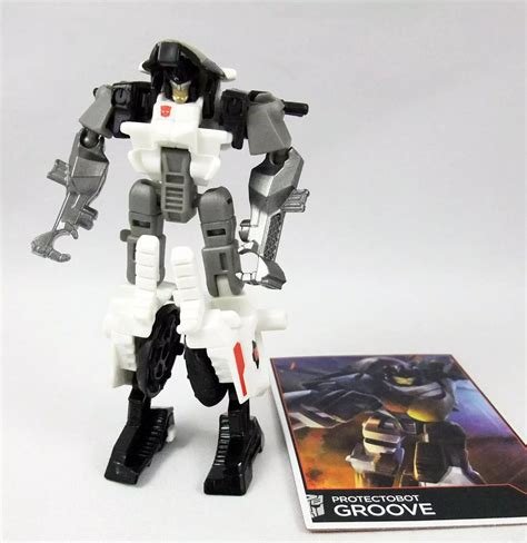 Transformers Generations Titans Return Protectobot Groove Loose
