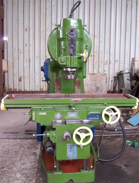 вертикальный консольно фрезерный станок Из Германии