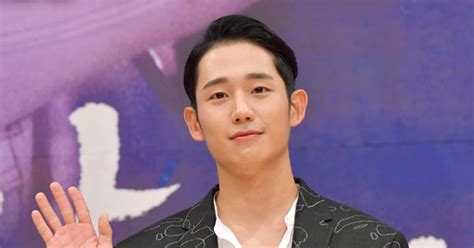 E포토 정해인 베일에 싸인 비밀의 남자예요