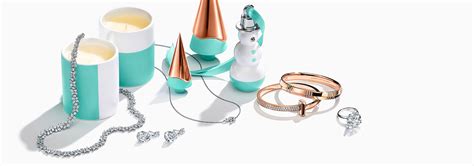 Luxury Ts Present The Iconic Blue Box Tiffany And Co