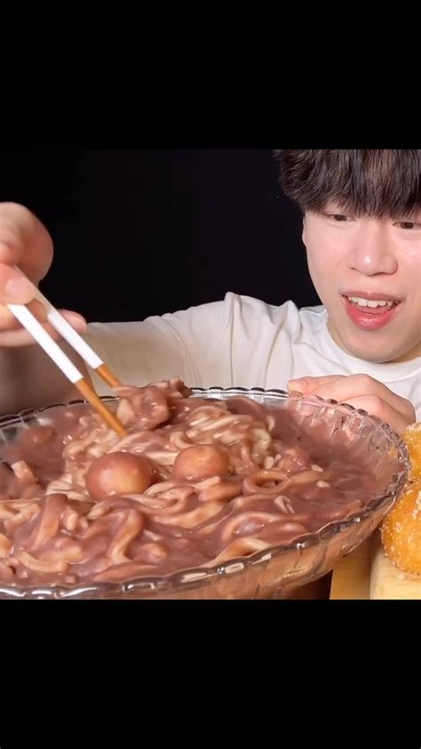 면미니minii 랜디스 도넛의 초코롱존 우유 말먹 몽쉘 오예스 초코파이 먹방🍫 Youtube 👉 면미니minii