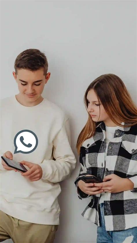 Hide Your Whatsapp Chat In Public Places App TN