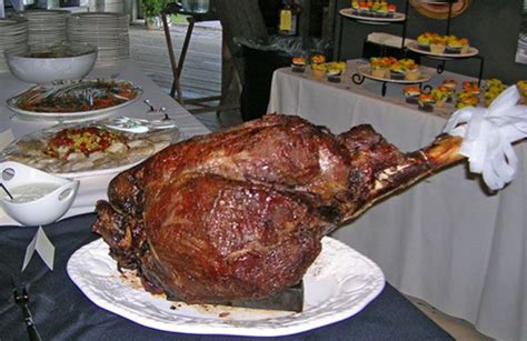 Slow Roasted Carved Steamship Round Dinner Entrees Food Slow Roast