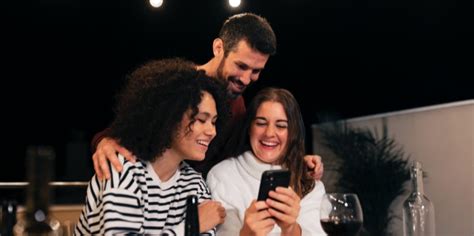 Women Looking For Couples For Threesomes On