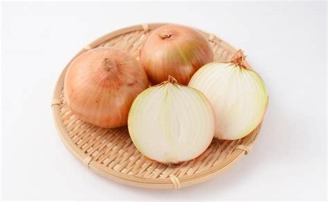 양파 ‘양파의 효능과 조리 방법에 따른 영양소 이해 껍질 사용에 대한 이해 양파 ‘양파의 효능과 조리 방법에 따른 영양소 이해 껍질 사용에 대한 이해