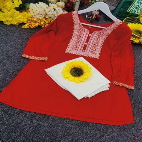 ভিআইপি কটন কাপড়ের উপর হেবি এমব্রয়ডারি কাজ করা টপস টু পিস কালেকশন Tops02