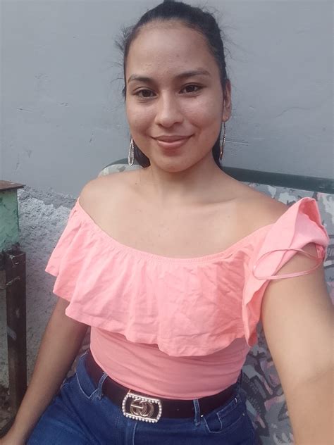 Estefany 💯🇭🇳 Facebook