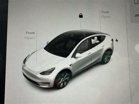 Window Shows Incorrect State The Rear Window Is Rolled Up But Its