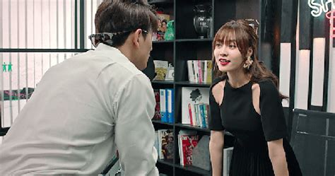 Phim Gái Già Lắm Chiêu 2 Phi Công Trẻ Lái Máy Bay