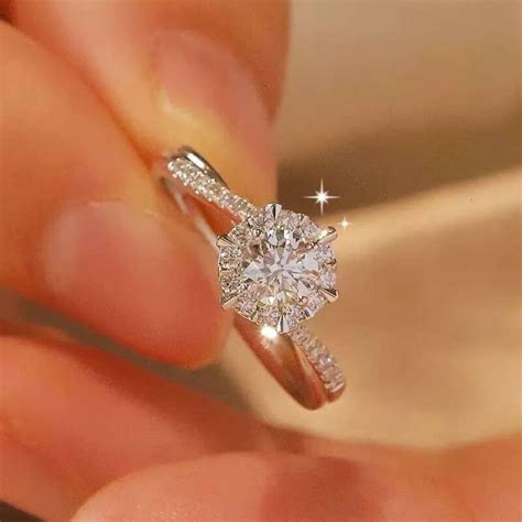 Luxury 10mm Round Brilliant Cut Moissanite Engagement Ring In 925