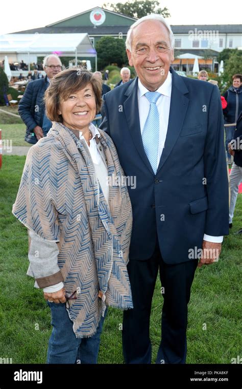 Verleihung Der Goldenen Erdbeere Des Erdbeerhof Glantz Delingsdorf 11