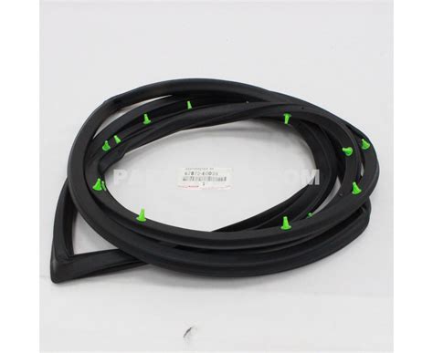Toyota 67871 60030 Weatherstrip Rear Door Rh