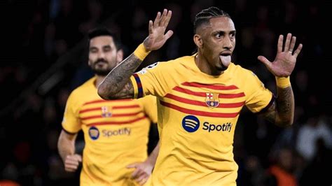 Raphinha Cetak Brace Barcelona Kalahkan Psg