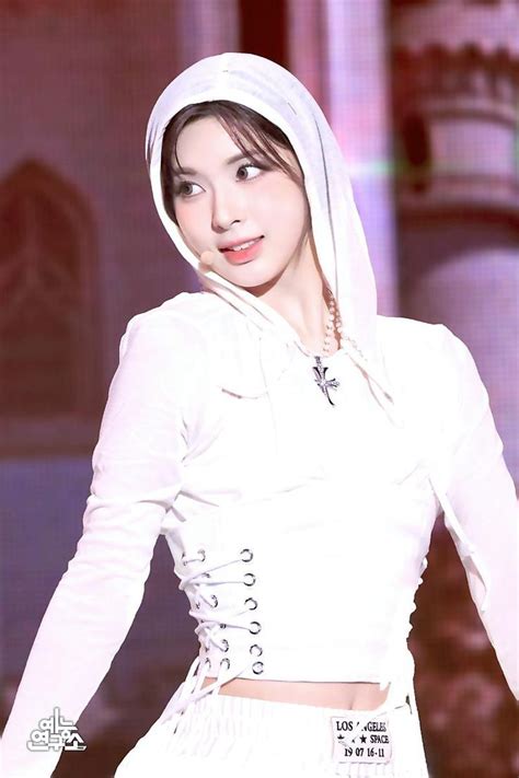 Pin By Roberto Uriarte On Kp Korean Fashion Asian Model Bae