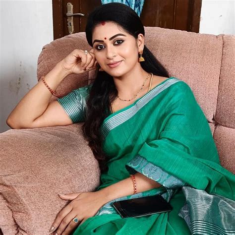 Sruthi Lakshmi Saree Photos