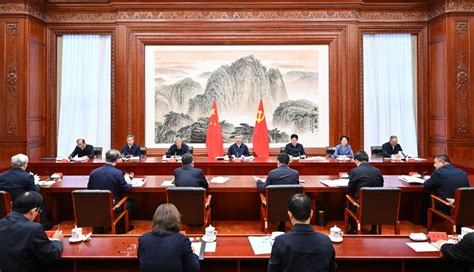 新泰市纪委监委 时政要闻 李希主持召开中央纪委常委会会议传达学习贯彻党的二十届四中全会精神