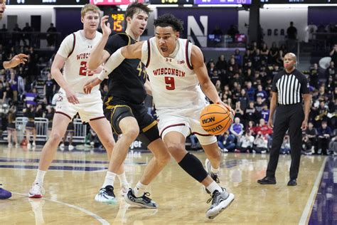 John Tonje Scores 27 To Lead No 17 Wisconsin Over Northwestern 75 69 Aol
