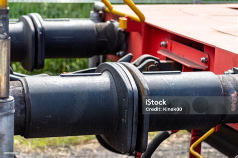 화물 마차를 연결하는 체인 커플러 대형 왜건 버퍼가 보입니다 자동차 연결 장치에 대한 스톡 사진 및 기타 이미지 자동차 연결